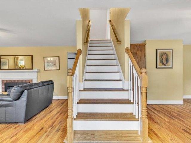house with 4 bedroom, Mashpee MA ES104850773