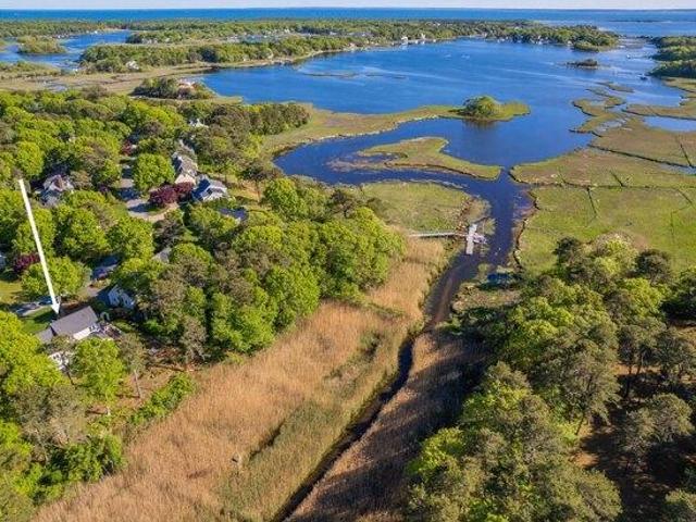 house with 4 bedroom, Mashpee MA ES105114520