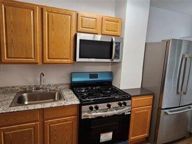 house with 4 bedroom, Maspeth NY ES105205564