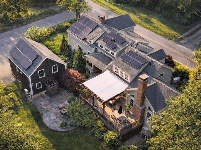 house with 4 bedroom, Mattapoisett MA DLS102565538