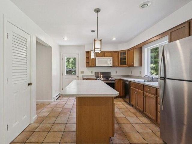 house with 4 bedroom, Mattapoisett MA ES104851888