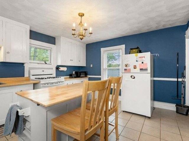 house with 4 bedroom, Maynard MA ES104481439