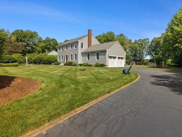 house with 4 bedroom, Mendon MA ES104788247