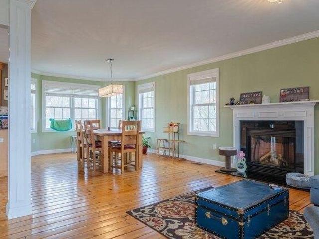 house with 4 bedroom, Mendon MA ES105112854