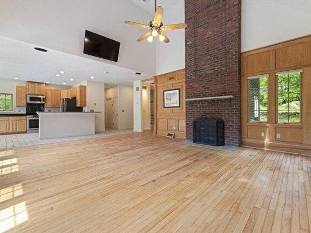 house with 4 bedroom, Mendon MA ES105113550