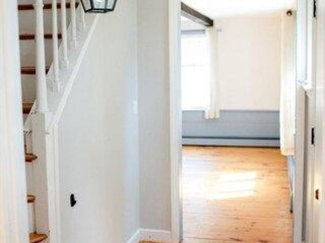 house with 4 bedroom, Medway MA DLS102726423