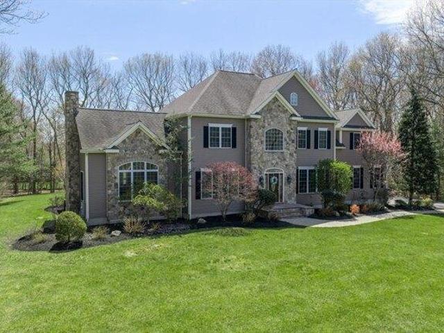 house with 4 bedroom, Medway MA DS101857214