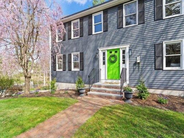 house with 4 bedroom, Medway MA DS102063094