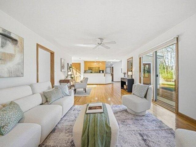 house with 4 bedroom, Medway MA DS102155174