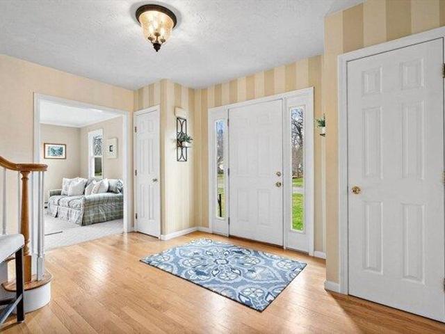 house with 4 bedroom, Medway MA DS102371538