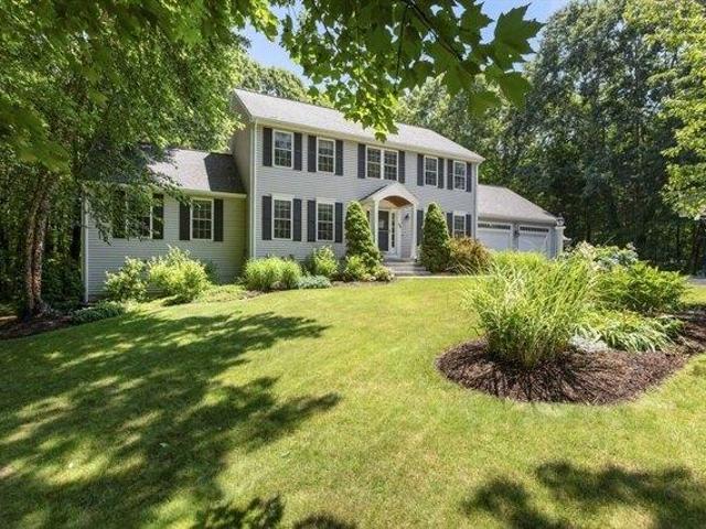 house with 4 bedroom, Medway MA DS104190275
