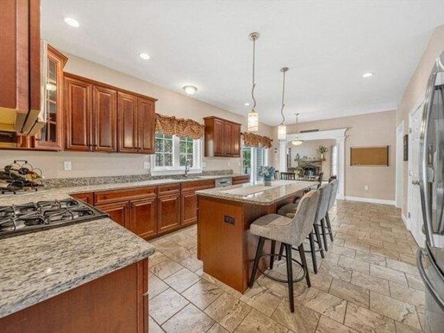 house with 4 bedroom, Medway MA ES102960300
