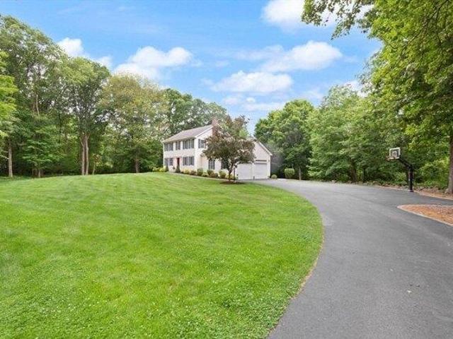 house with 4 bedroom, Medway MA ES103851400