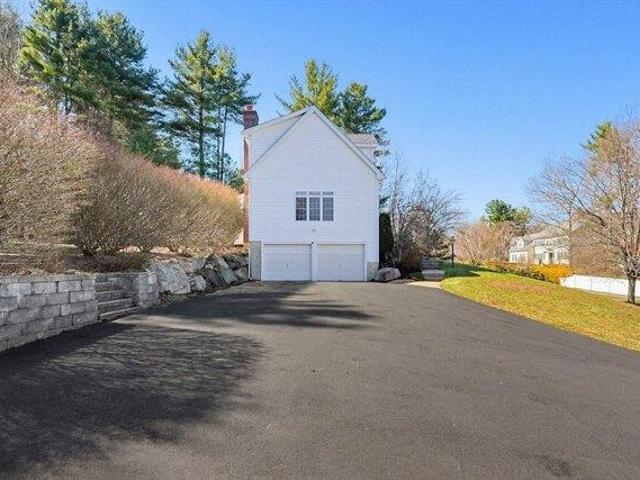 house with 4 bedroom, Medway MA ES103160760