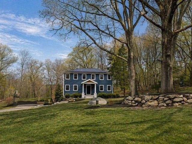 house with 4 bedroom, Medway MA ES103184997