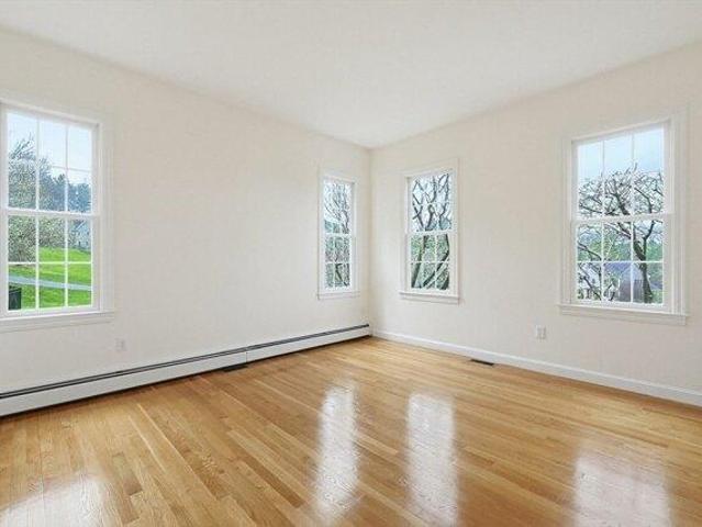 house with 4 bedroom, Medway MA ES103189230