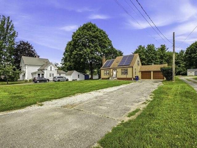 house with 4 bedroom, Medway MA ES104445296