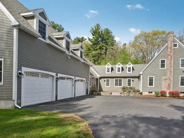 house with 4 bedroom, Medway MA ES104604443