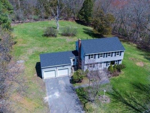house with 4 bedroom, Medway MA ES104652330