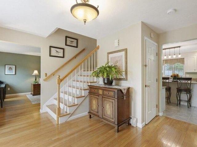 house with 4 bedroom, Medway MA ES104654319