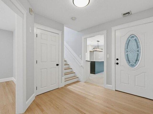 house with 4 bedroom, Medway MA ES104715858