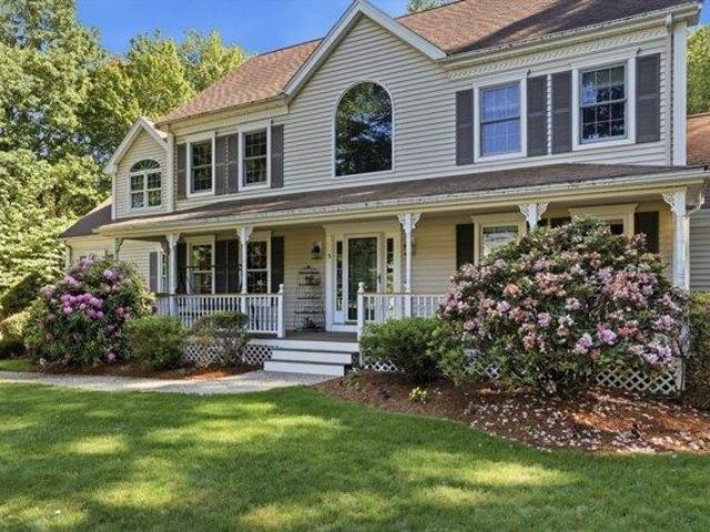 house with 4 bedroom, Medway MA ES104792000