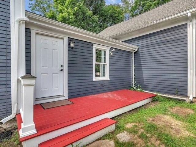 house with 4 bedroom, Medway MA ES104148677
