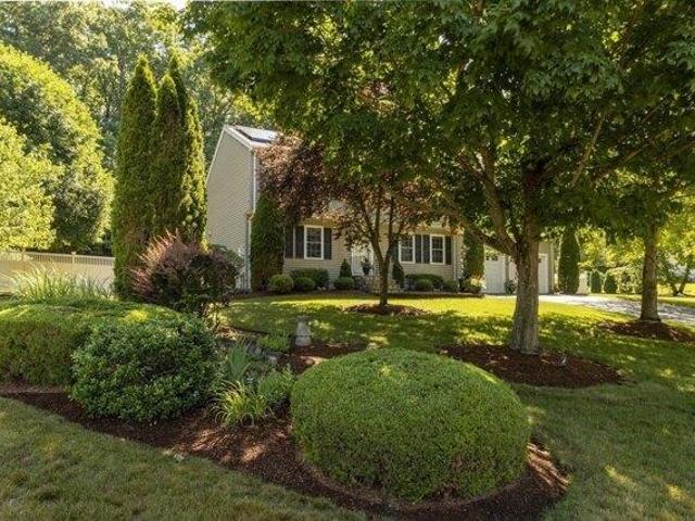 house with 4 bedroom, Medway MA ES104235664