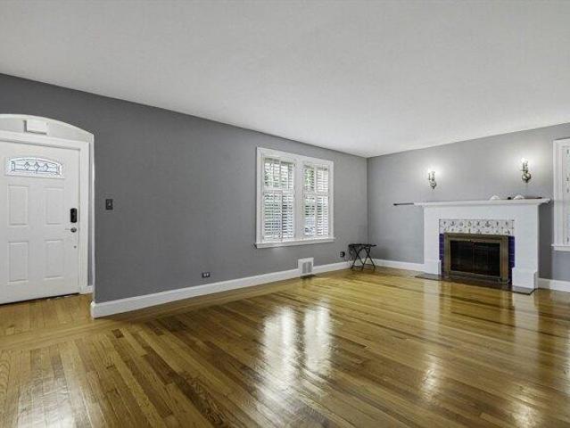 house with 4 bedroom, Medway MA ES105232490