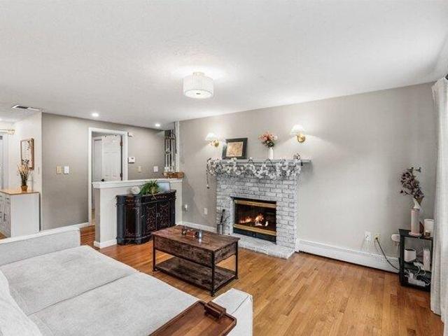 house with 4 bedroom, Medway MA ES105318028