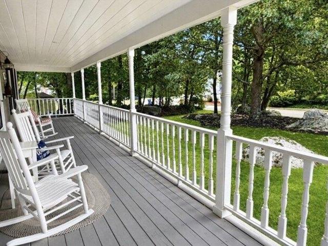 house with 4 bedroom, Medway MA ES105318127