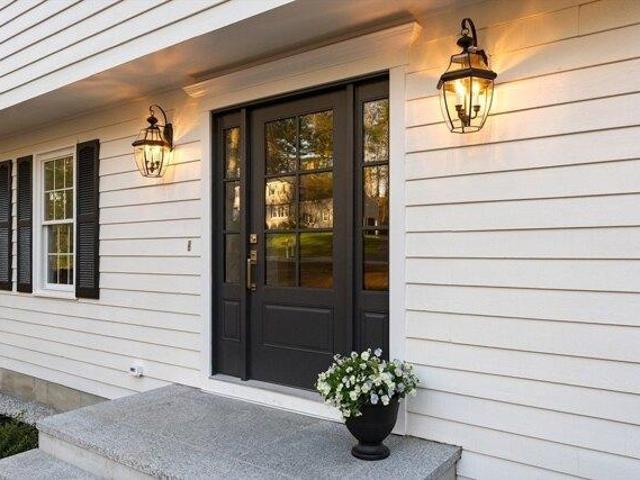 house with 4 bedroom, Medfield MA DLS101604127