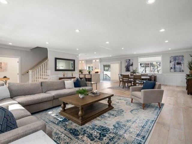 house with 4 bedroom, Medfield MA DS101856559