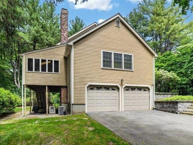 house with 4 bedroom, Medfield MA DS104188593