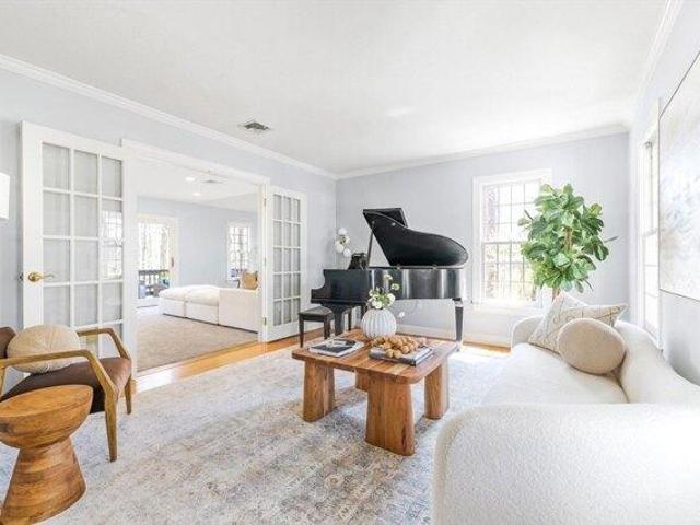 house with 4 bedroom, Medfield MA ES102860125