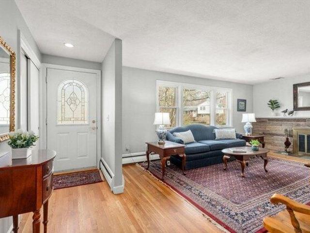house with 4 bedroom, Medfield MA ES102961651