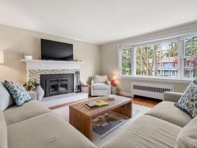house with 4 bedroom, Medfield MA ES103127575