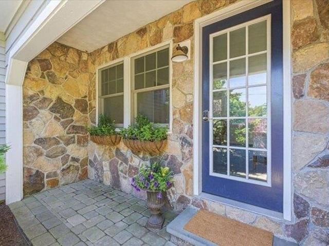 house with 4 bedroom, Medfield MA ES103250731