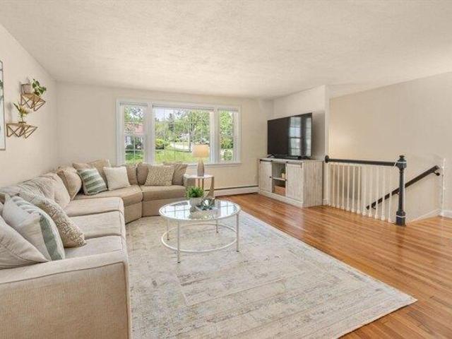 house with 4 bedroom, Medfield MA ES103433277