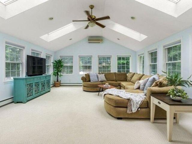 house with 4 bedroom, Medfield MA ES103928246