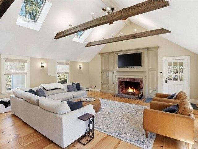 house with 4 bedroom, Medfield MA ES104114505