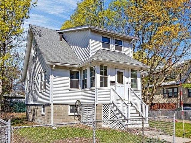 house with 4 bedroom, Medford MA DLS102779291