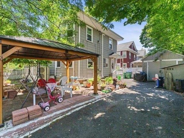 house with 4 bedroom, Medford MA DS104297570
