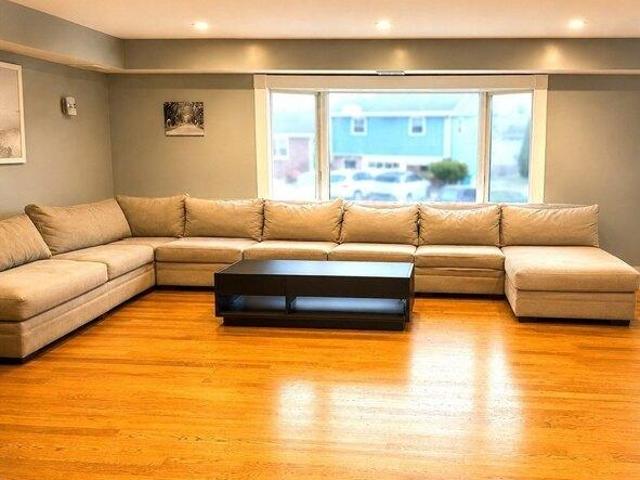 house with 4 bedroom, Medford MA DS104331433