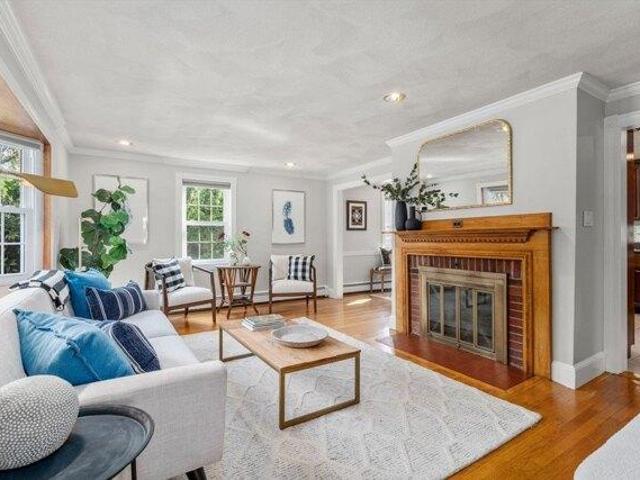 house with 4 bedroom, Medford MA DS103806743
