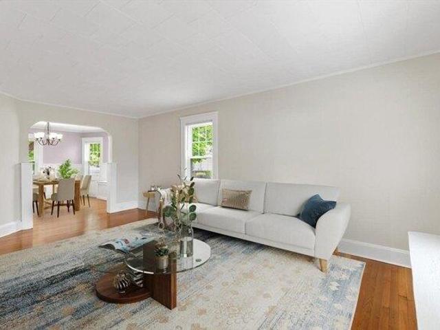 house with 4 bedroom, Medford MA ES104262241