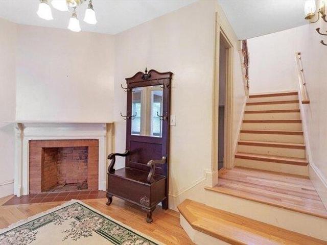 house with 4 bedroom, Medford MA ES105081121