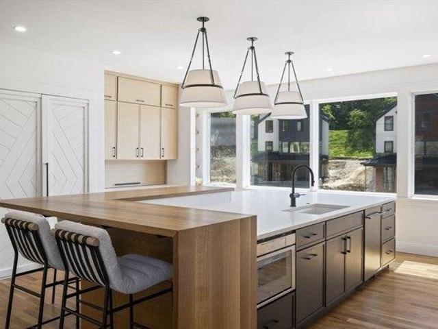 house with 4 bedroom, Medford MA ES105143605