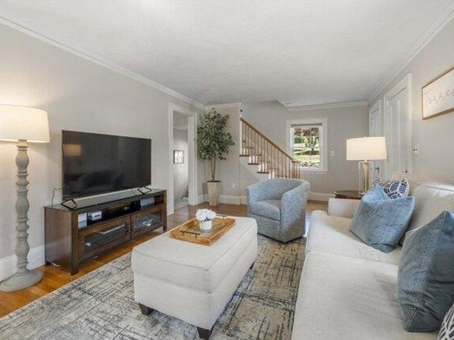 house with 4 bedroom, Medford MA ES105160461