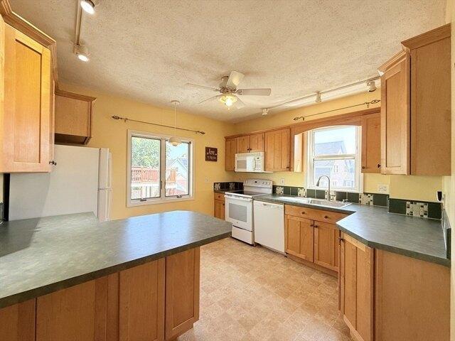 house with 4 bedroom, Medford MA ES105205159